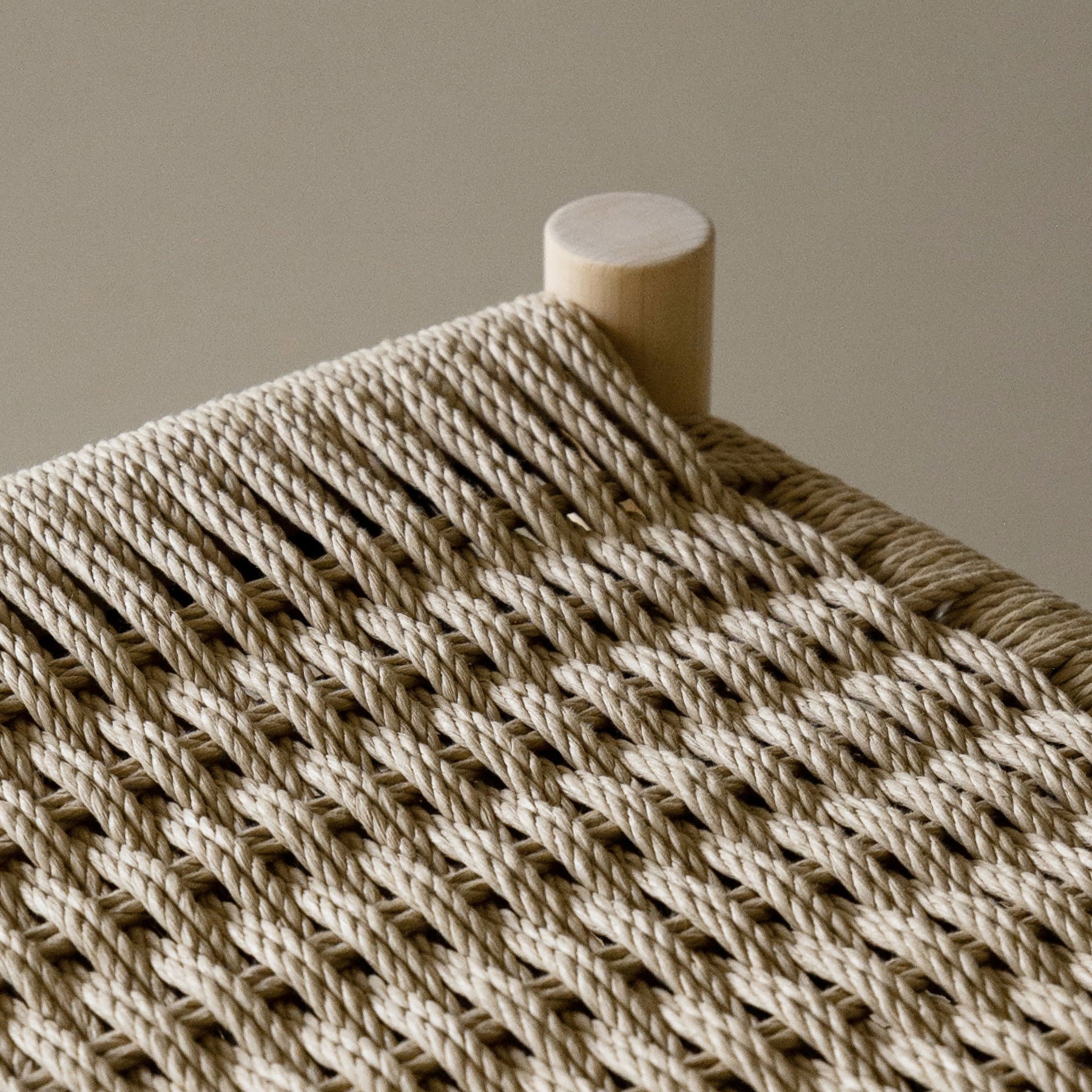 Paper Cord High Stool - Complete